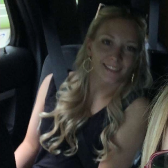 Jaclyn's Closet (@jnbnj) | Poshmark